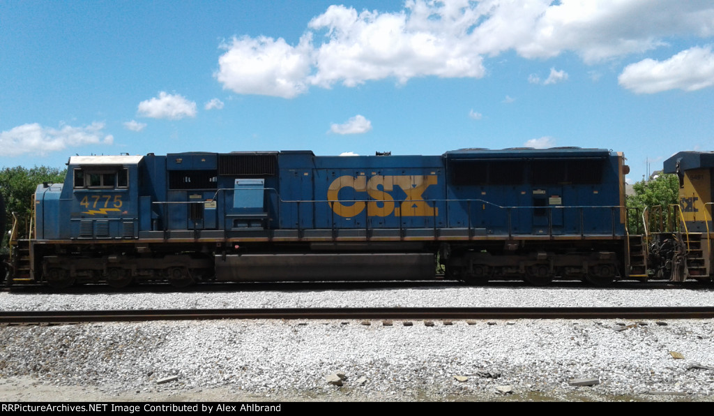 CSXT 4775